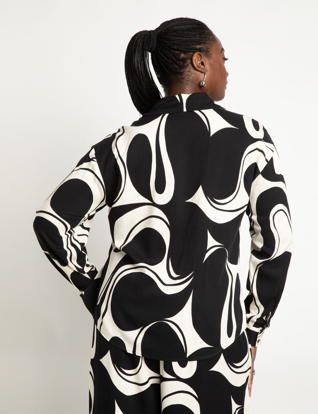 Printed Button Down Shirt with Side Slits, Cookies And Cream | Eloquii