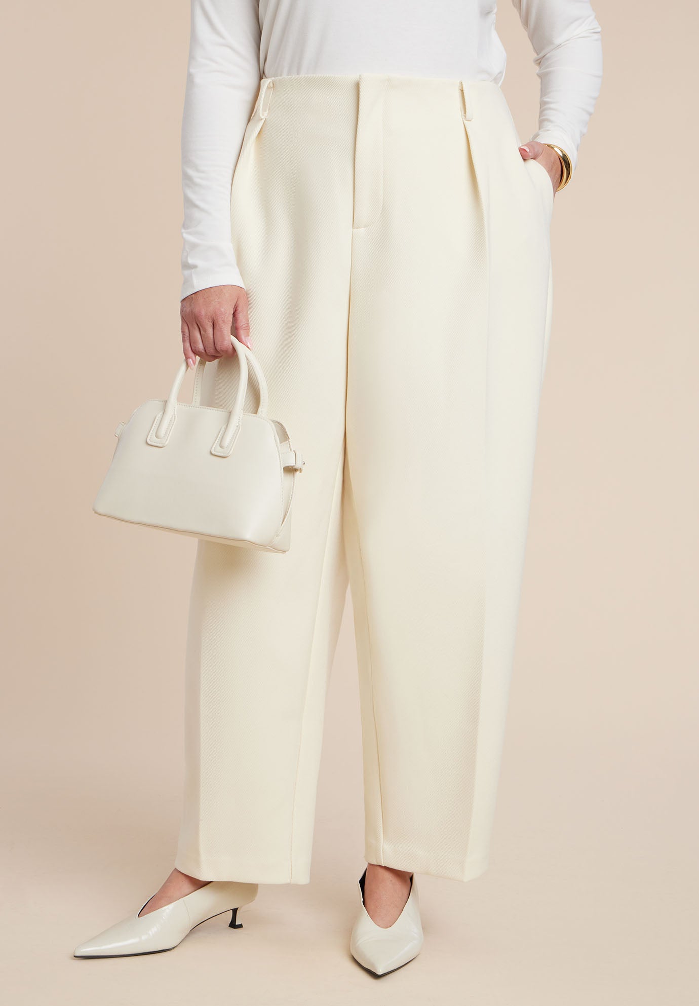 Rounded Barrel Leg Pant | ELOQUII